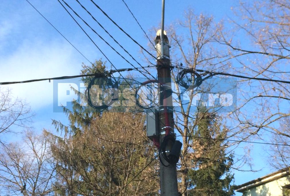 Cablurile aeriene de pe principalele străzi din Pitești vor fi îngropate